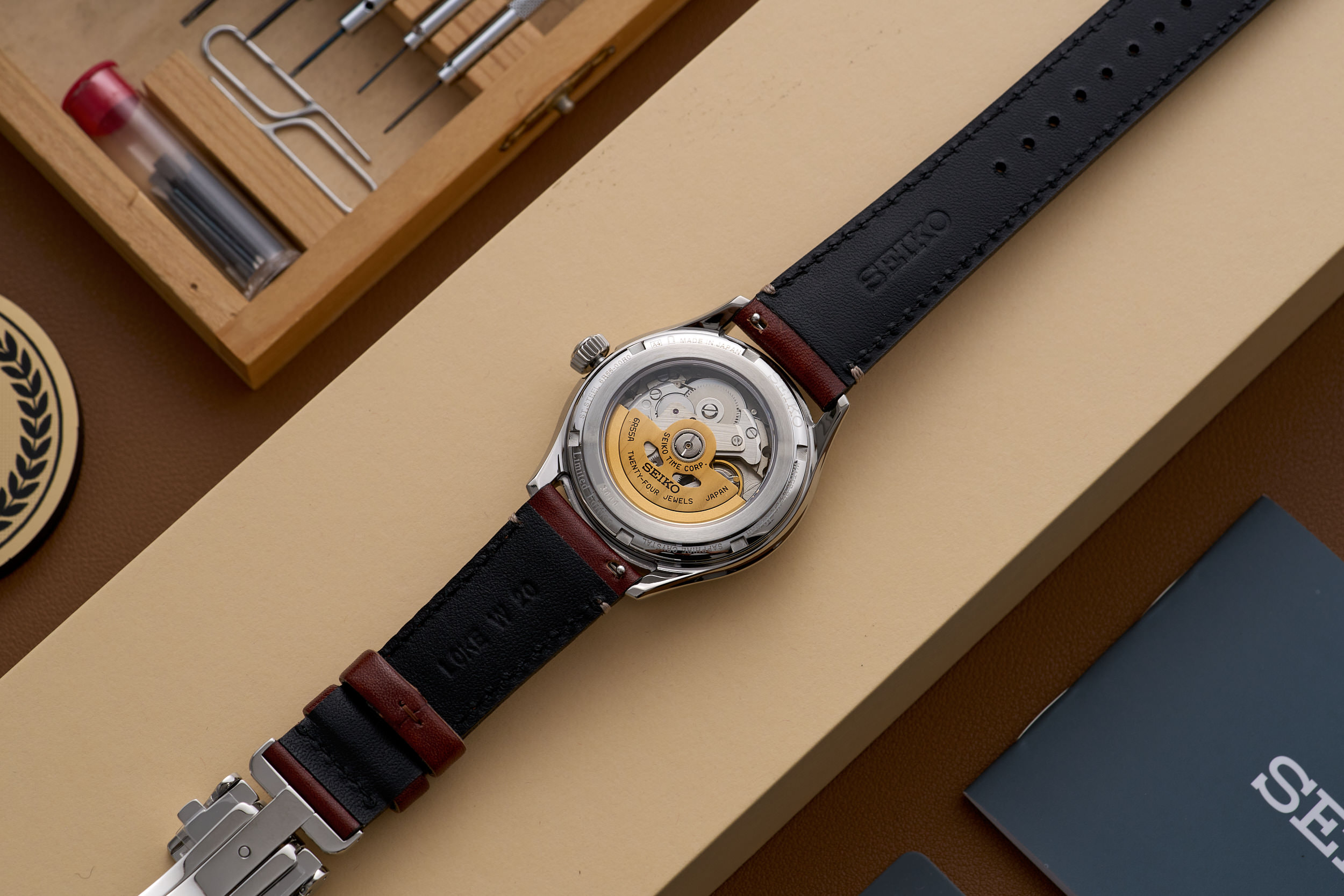 Clássico, mas não comportado: o charme indisciplinado do Presage SPB529 ...